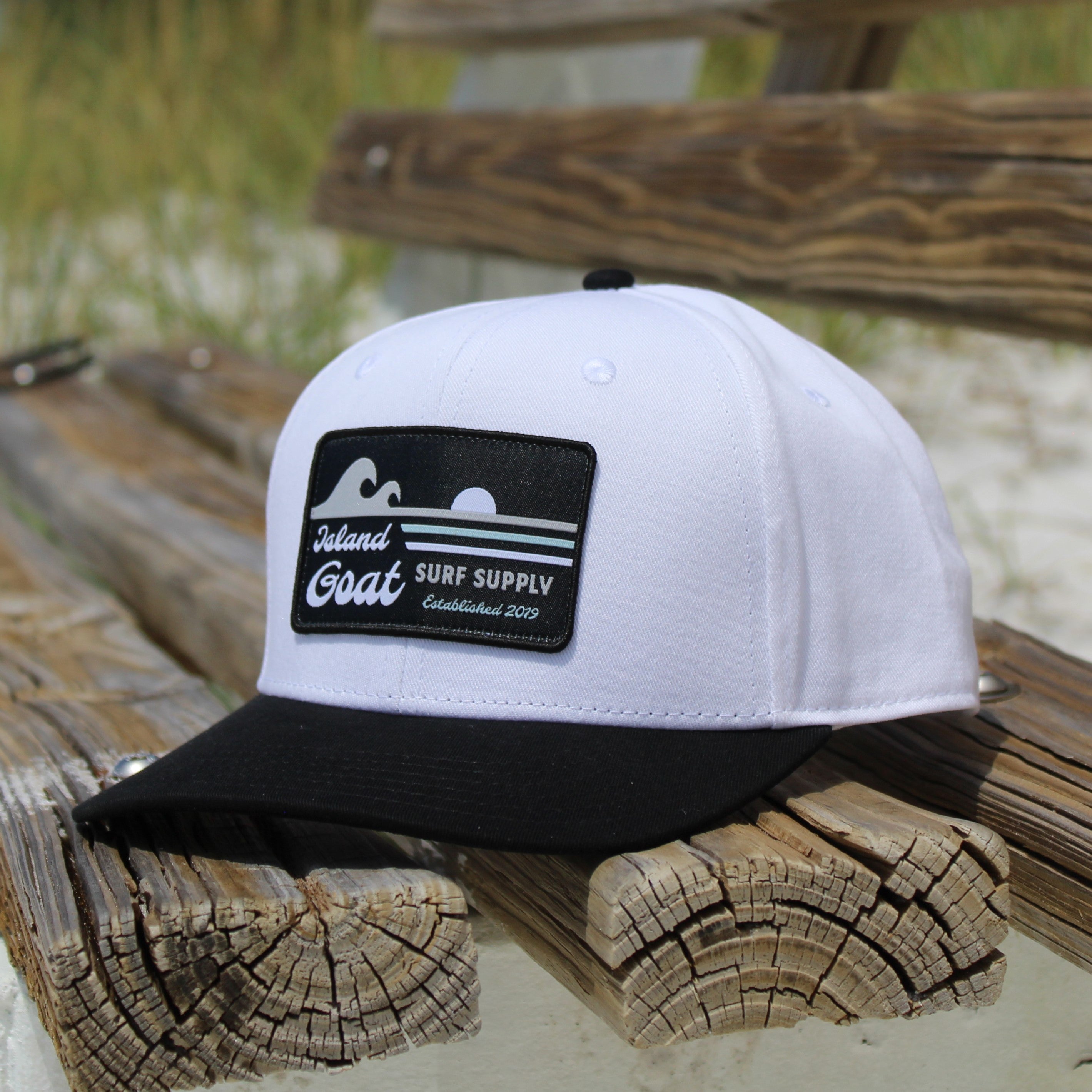 Island Goat | Doing Swell Snapback Hat - White / Black